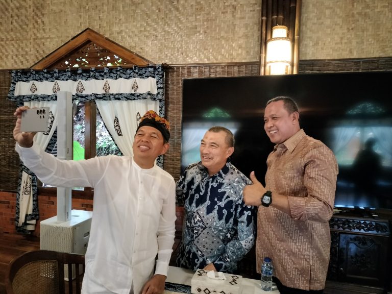Tri - Harris Segera Dilantik Jadi Wali Kota dan Wakil Wali Kota Bekasi ...